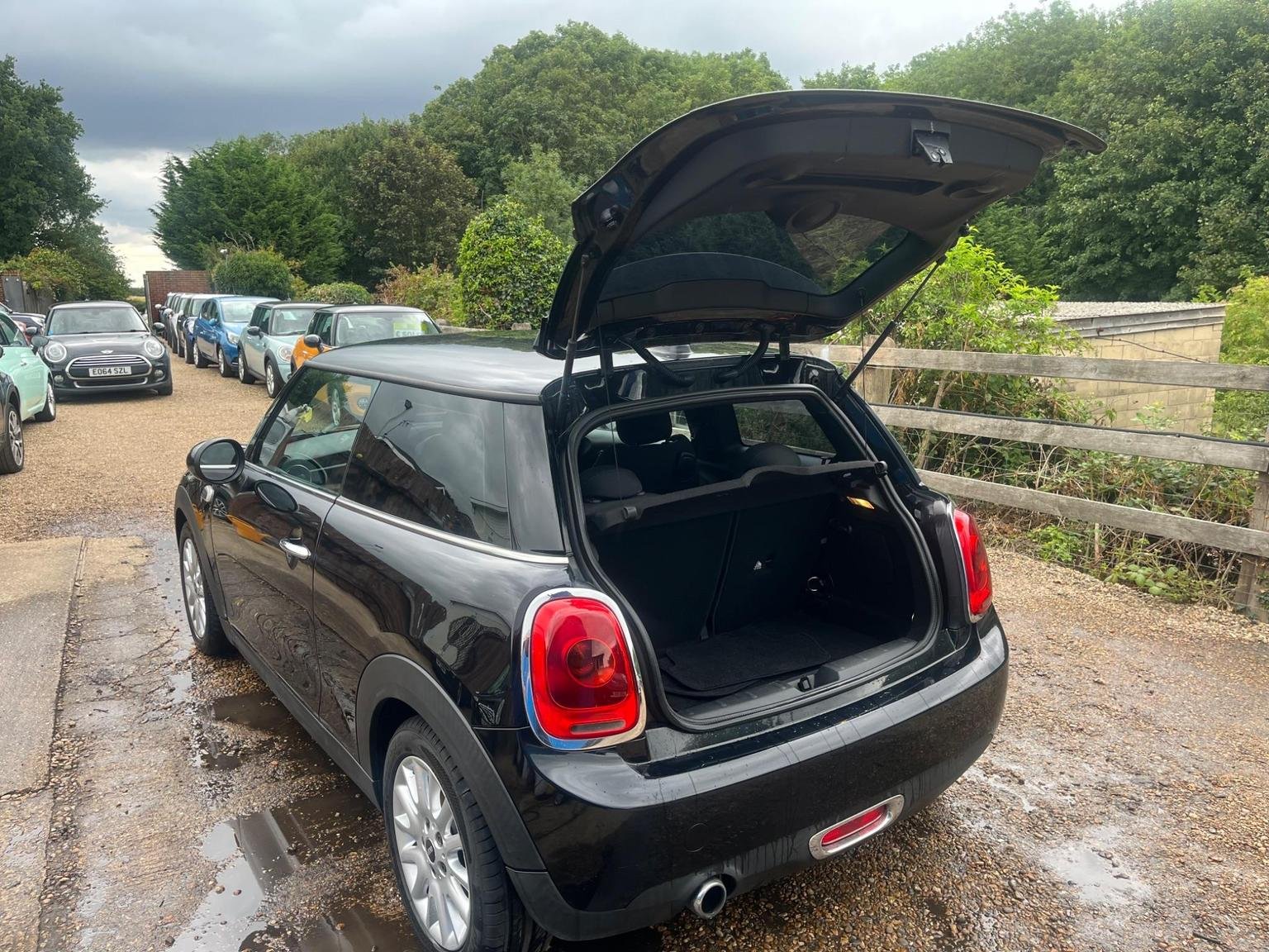 SOLD - Used MINI HATCH 2014 Black in West Kingsdown, Kent | Simpsons ...